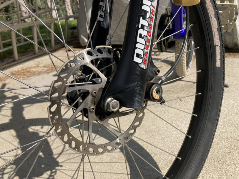 ヘイズ 油圧ブレーキのオイル交換とマスタの洗浄【HAYES Sole】